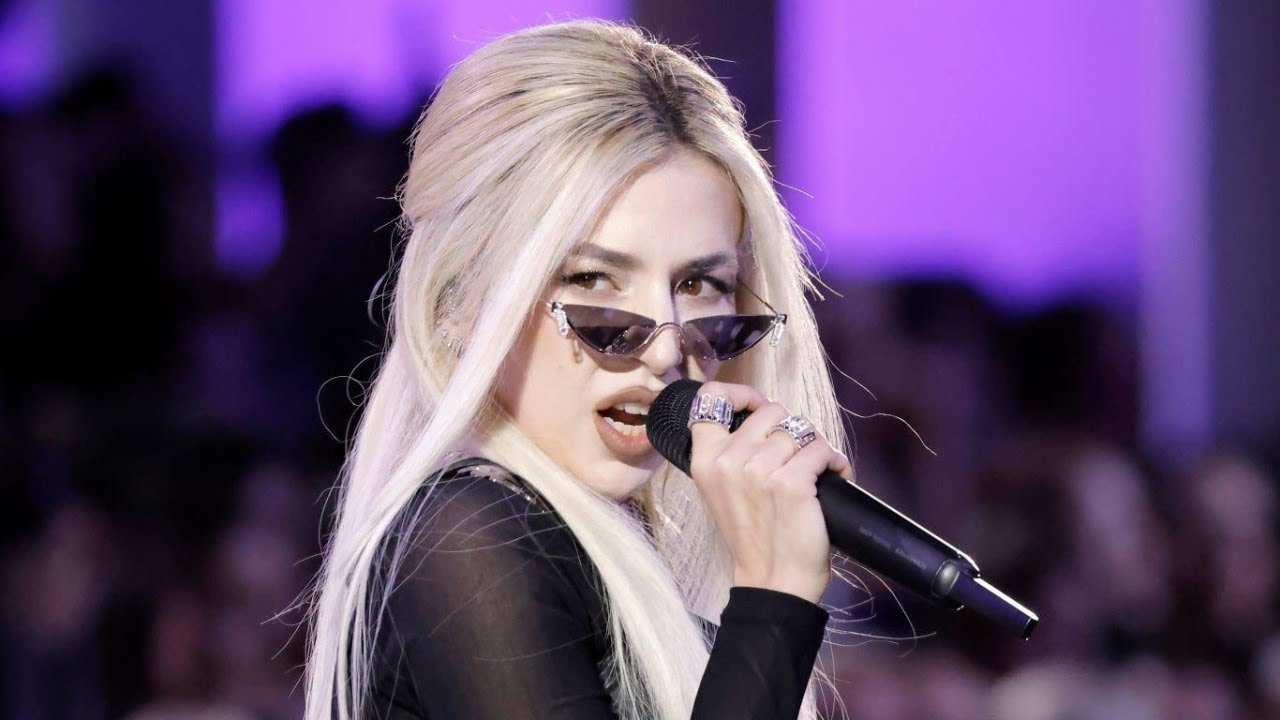Ava Max – High Jewelry Fashion Show 2023 (Full Performance) - YouTube