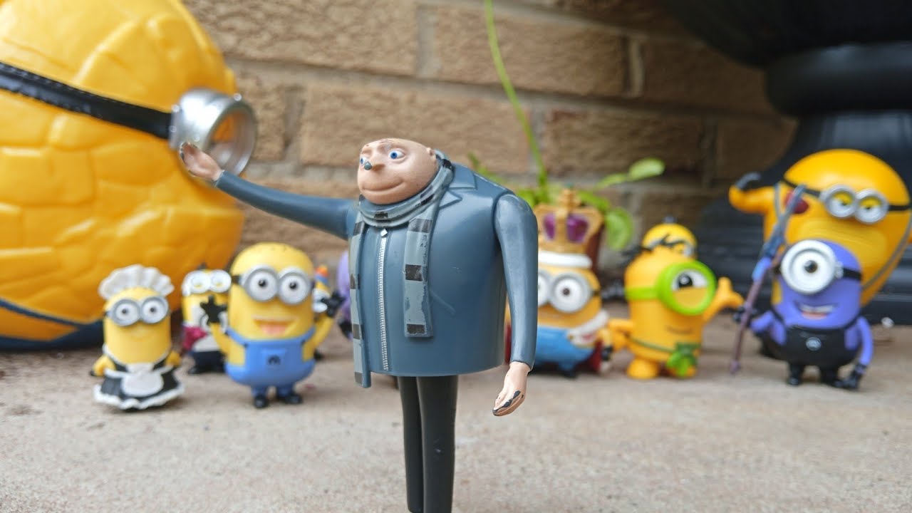 Battle of the minions 1: A rocky start - YouTube