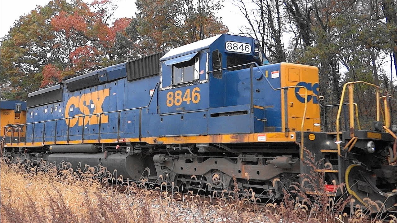 Some Birds, CSX Freight, & MARC Passenger, Trains - YouTube