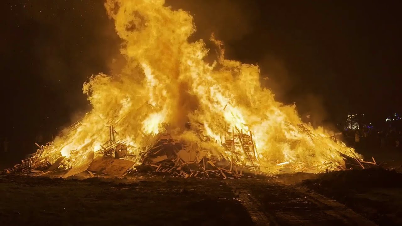 Spectacular Bonfire Night in the UK! A Quick Glimpse of the Magic ...