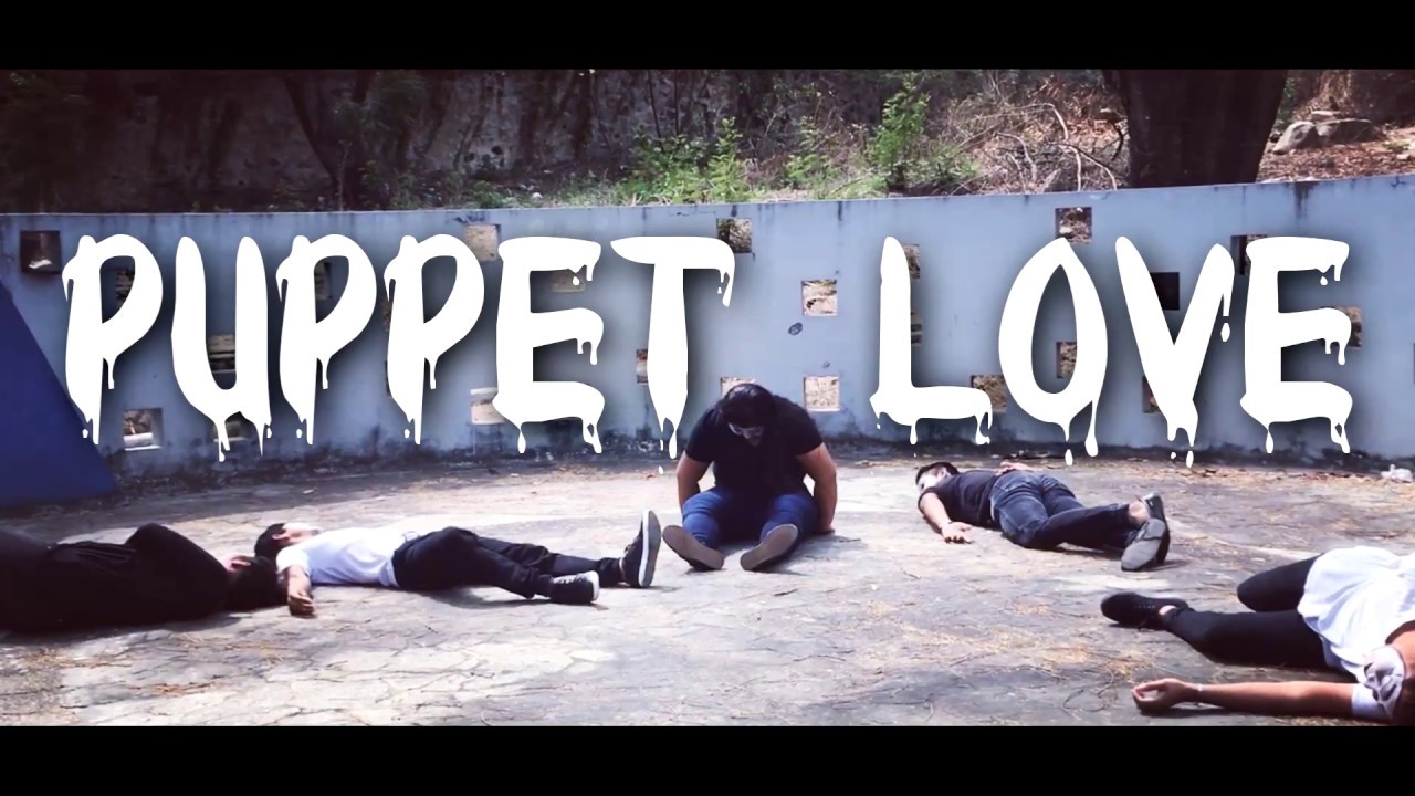 Puppet love - YouTube