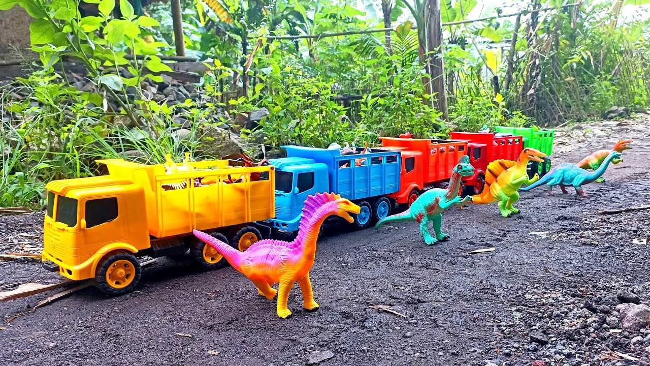 Mobil truk oleng angkut hewan hewan,tupai,kuda, bajing, marmut, kelinci ...