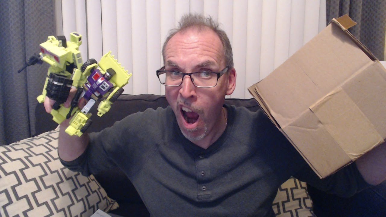 GotBot Goes Live1/2: MCM London, Pulse Stream, Wild King Studio Series Devastator, and an ...