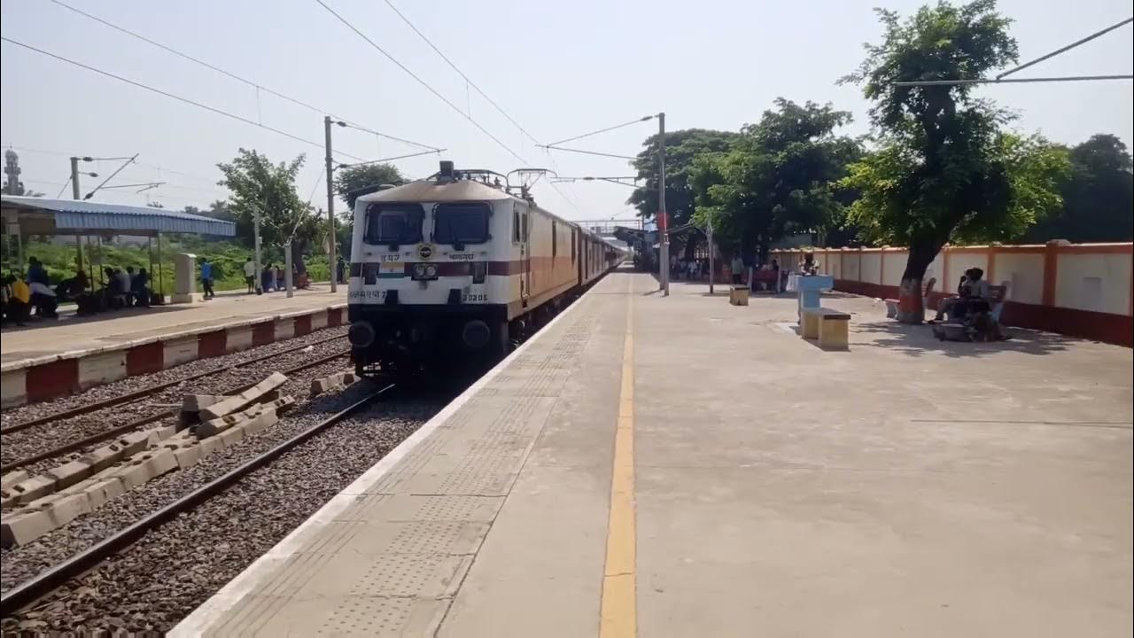 WAP-7(22870)MGR Chennai Central-Visakhapatnam Weekly Superfast Express High Speed Crossing at ...