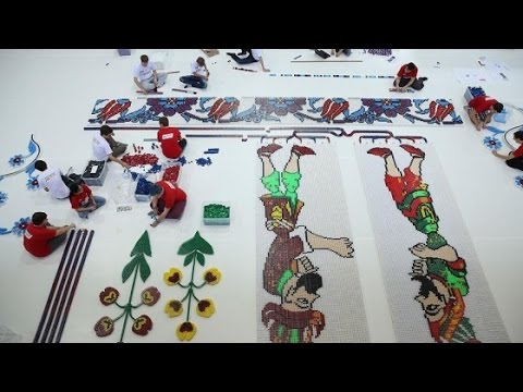 300 bin domino taşı 29 Ekim’deki rekor için diziliyor