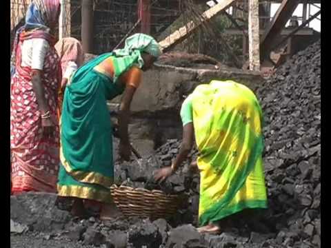 Women loading coal - YouTube