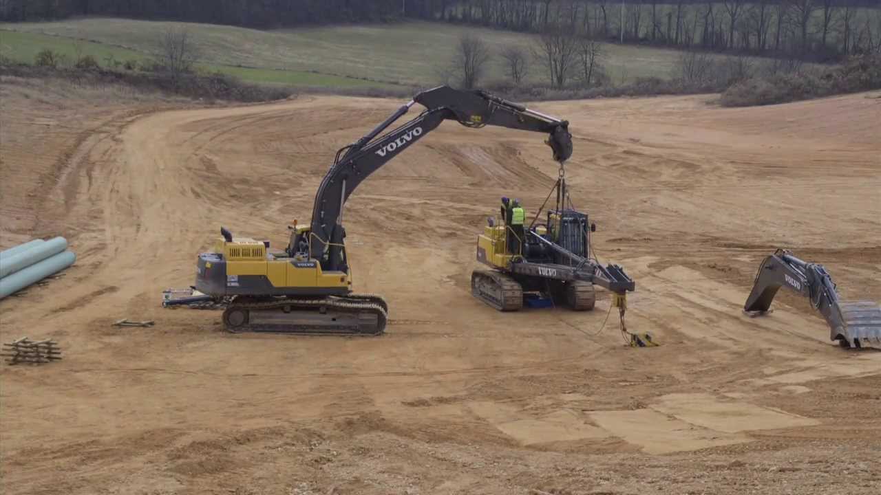 Convert a Volvo pipelayer PL3005D to an excavator --a time laps - YouTube