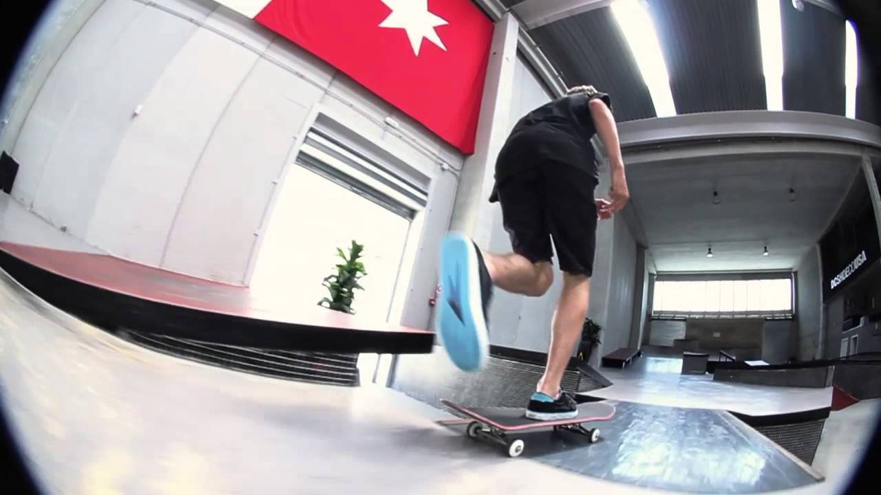 SEBO WALKER POP IN - YouTube