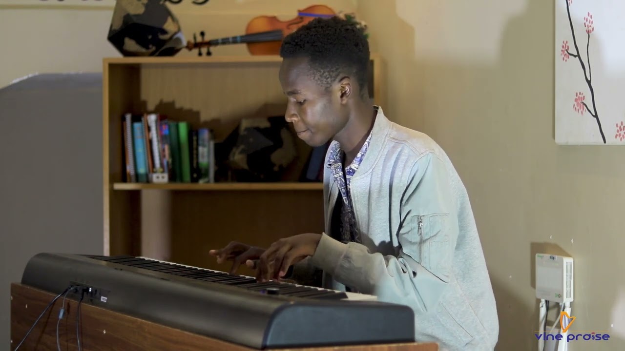 Near The Cross Piano Instrumental | Craig Aminga | Vine Praise - YouTube