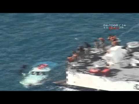 Didim'de mülteci teknesinin kurtarılma anı