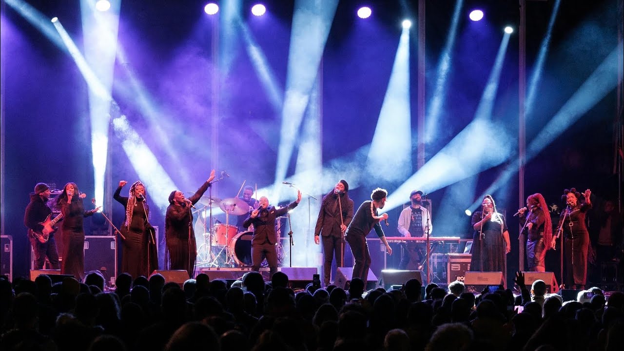 Nate Martin & SIGN Live in Messina, Italy (Christmas Day 2022) - YouTube