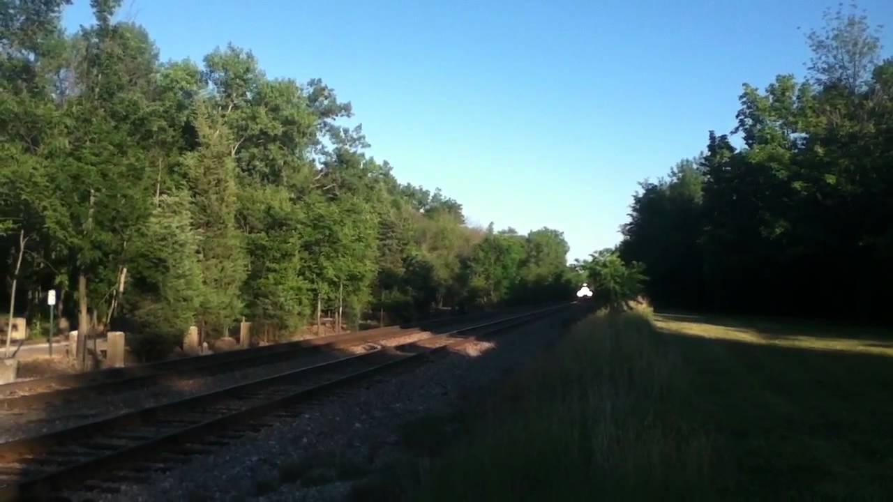 Metra 153 outbound at Harbor st. In Glencoe IL - YouTube