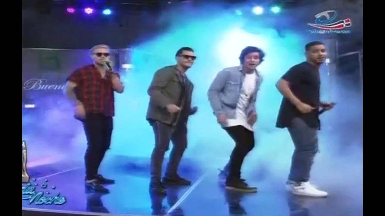 "Lo blanquito" cantan su tema "TELAKUTI" En Buena Noche - YouTube