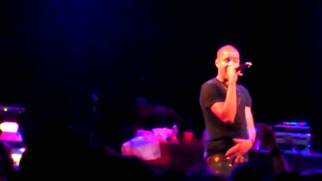 J. Cole "WHO DAT" LIVE - YouTube