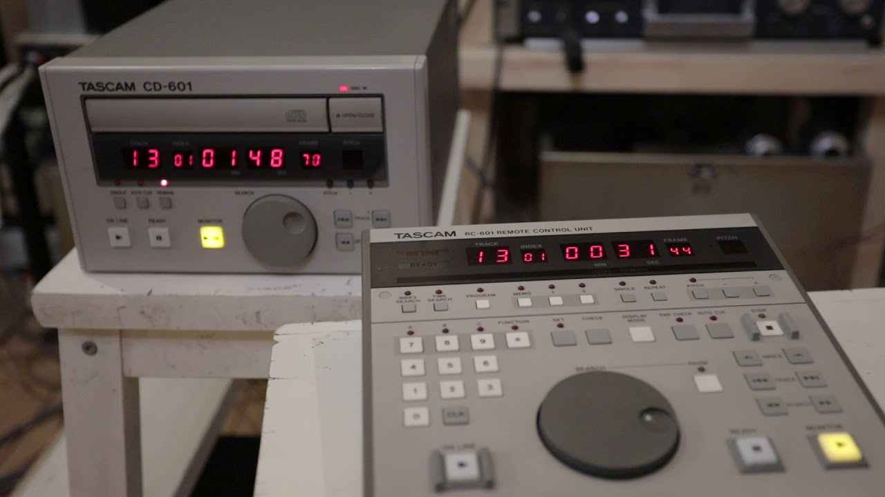 Tascam CD 601 radio studio CD player - YouTube