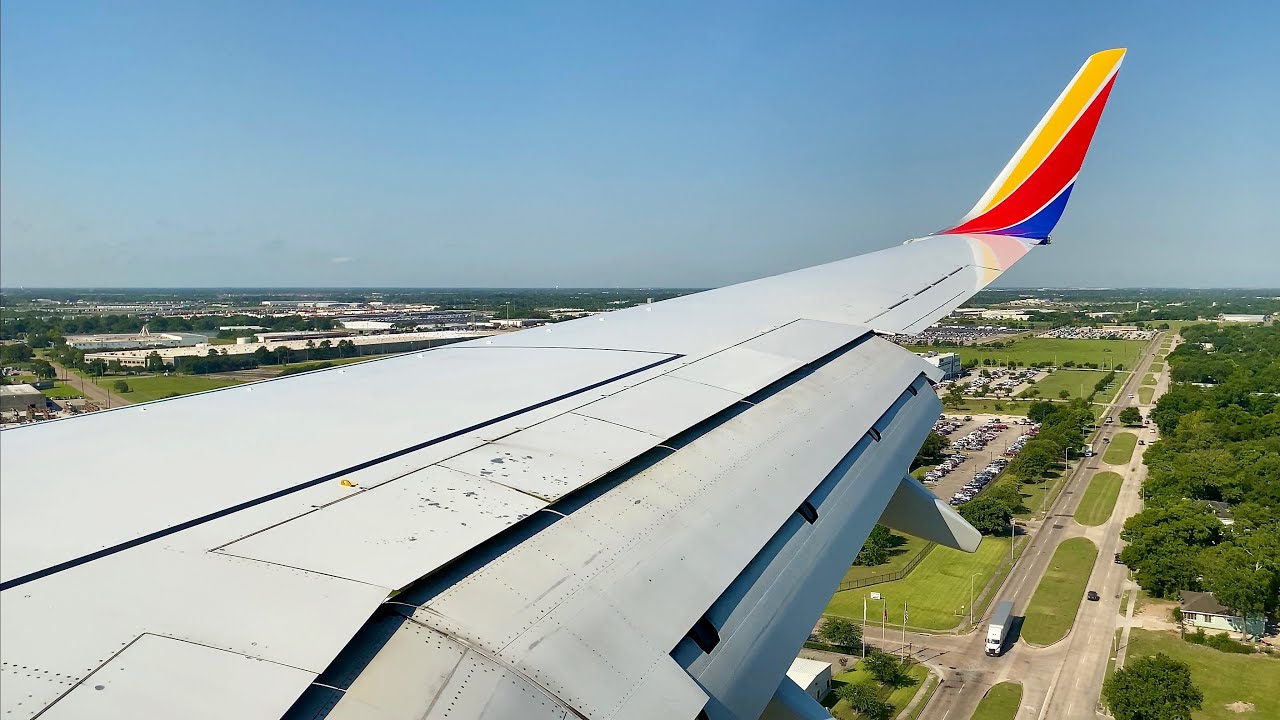Sunlit Houston Landing – Southwest Airlines – Boeing 737-700 – HOU ...