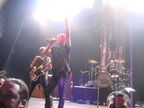 Vampire Money - My Chemical Romance - LIVE in Toronto - YouTube