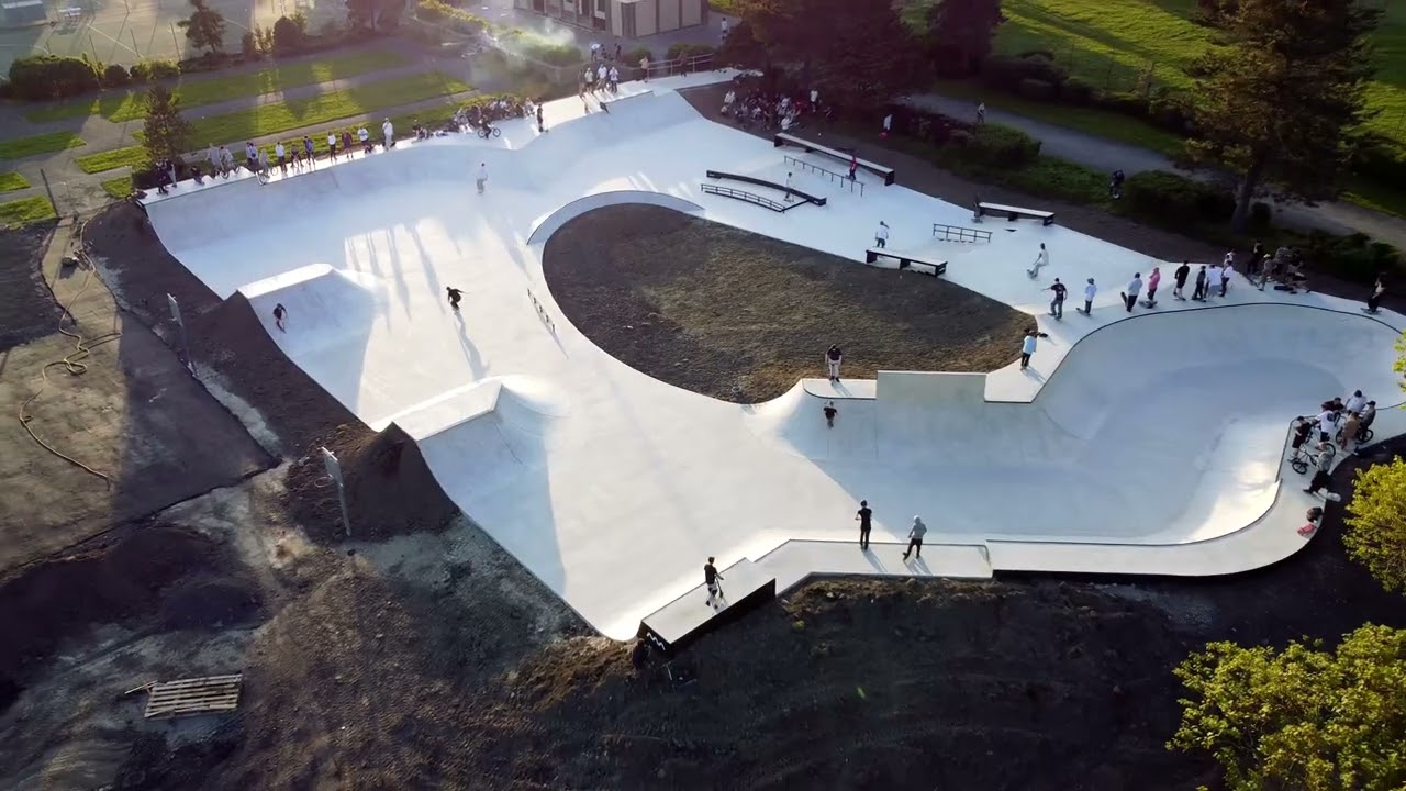 Stanley Park Skate Park is now OPEN - YouTube