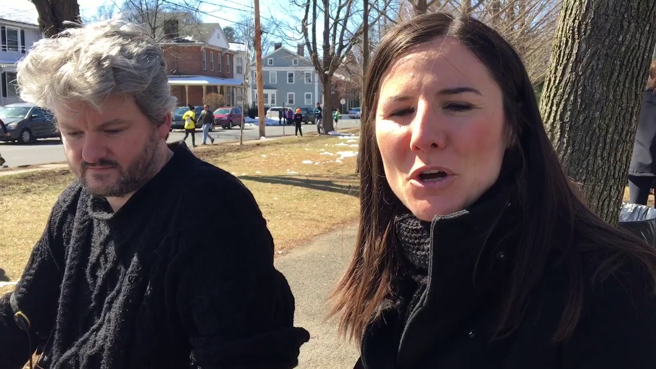 Award-winning Irish musicians and Singers Dominic Mac Giolla and ...