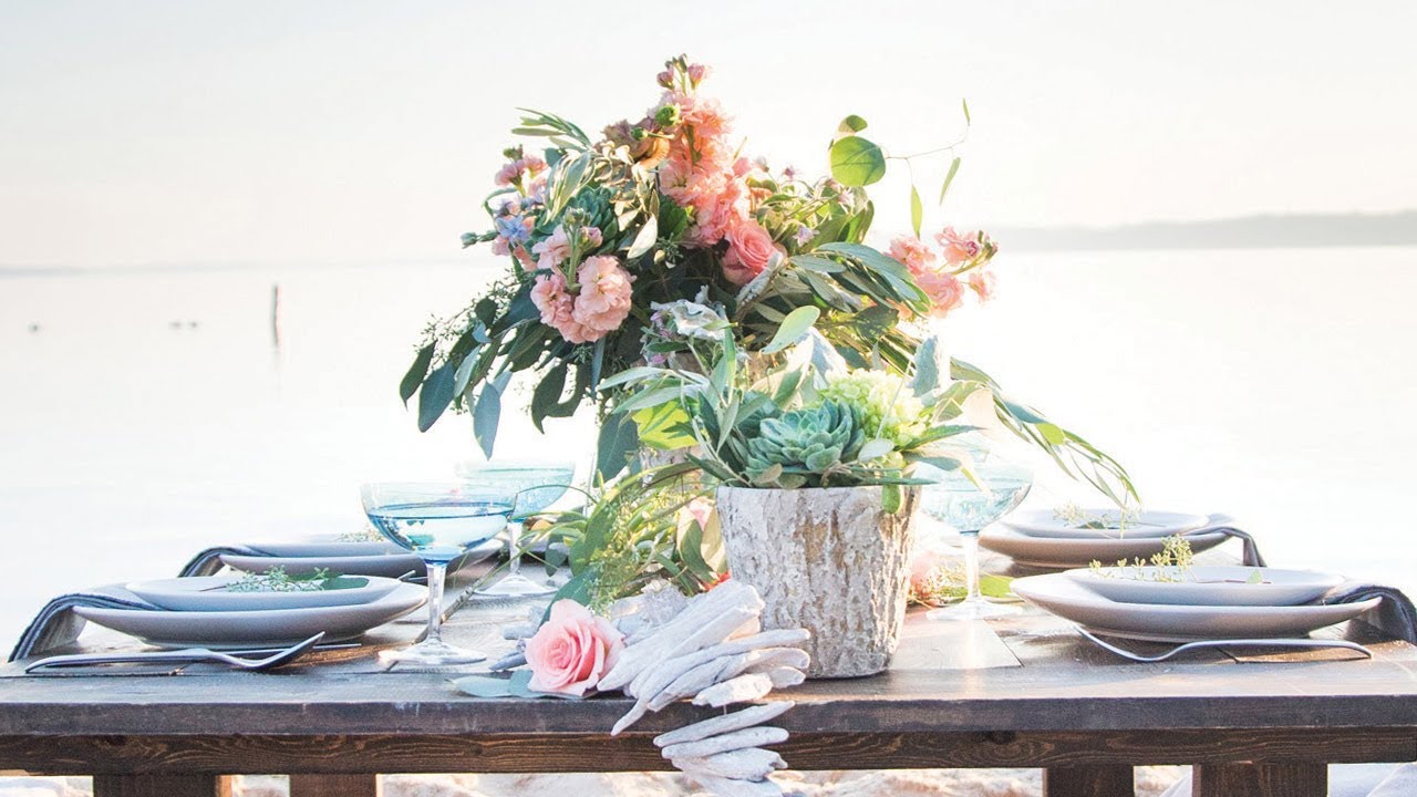 How to Create Table Centerpieces for a Lakeside Soirée Scene | Lakeside ...