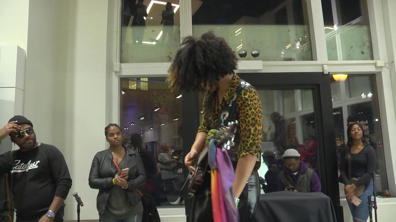 Kianna Cameron performs at Surround Sound of Fashion - YouTube