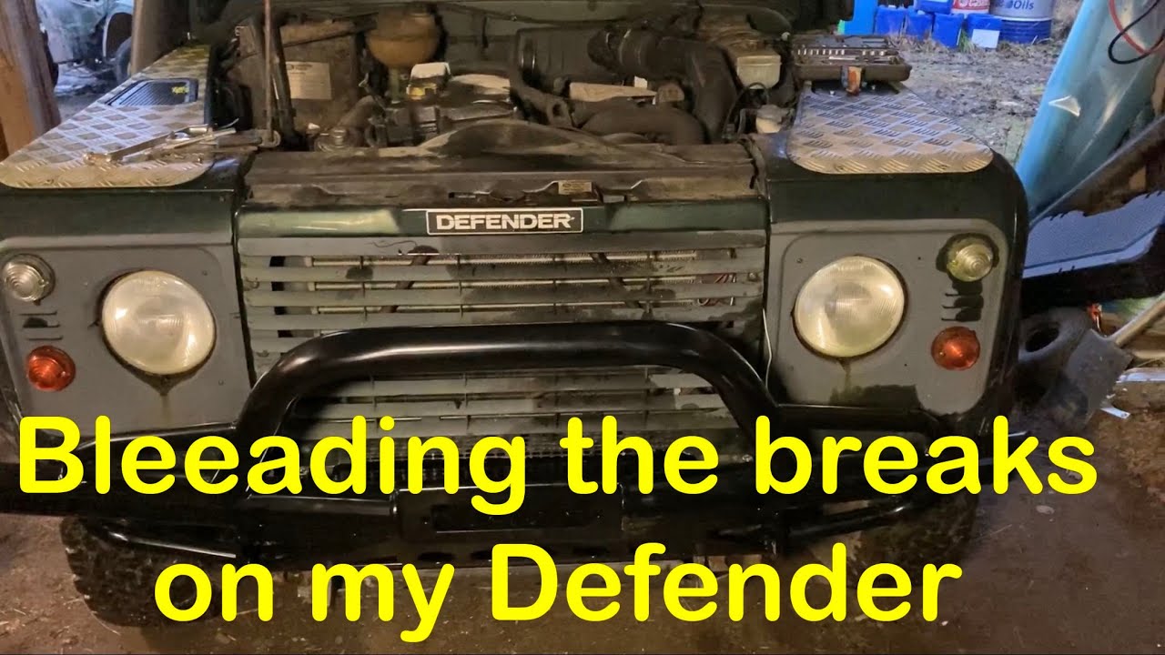 Bleeding breaks on Land Rover Defender / Lufta bromsarna på Land Rover ...
