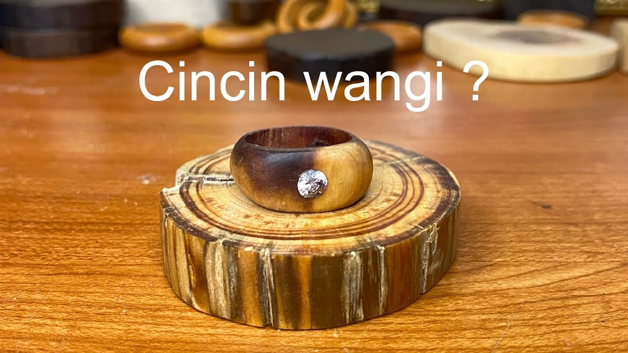 Cincin Kayu Gaharu / Oud / Agarwood Asli bertatahkan belian. Cewahh ...