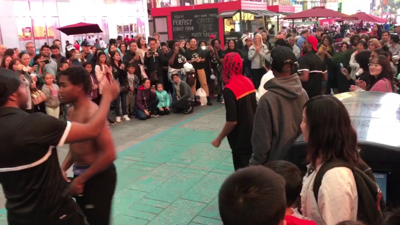 NYC Times Square, Street Performers - YouTube