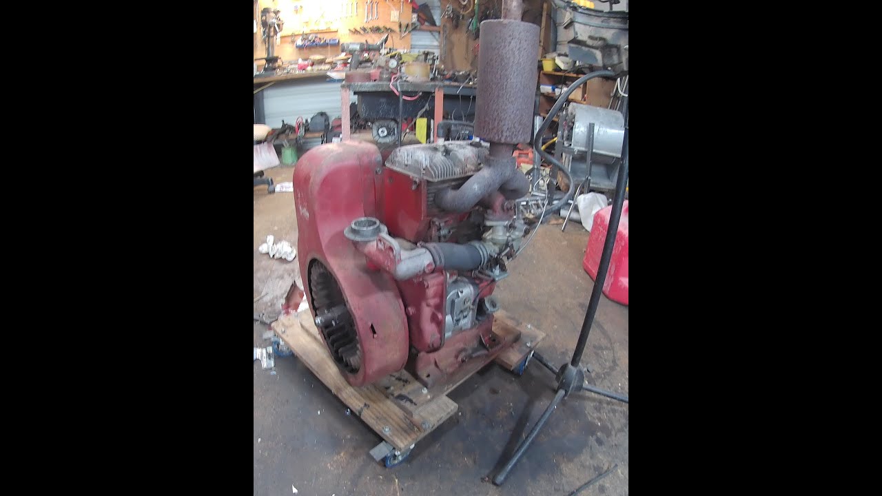 working with the old Wisconsin Thd , made crank ,started engine - YouTube