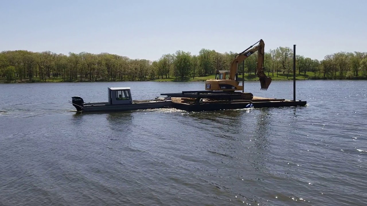 2018 Seaark 2672 workhorse pushing barge. - YouTube