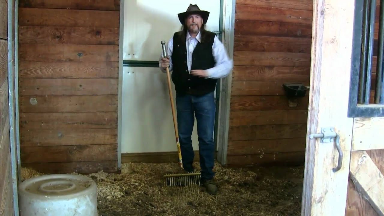 Ammonia smells in your barn ! stall13.com videos - YouTube