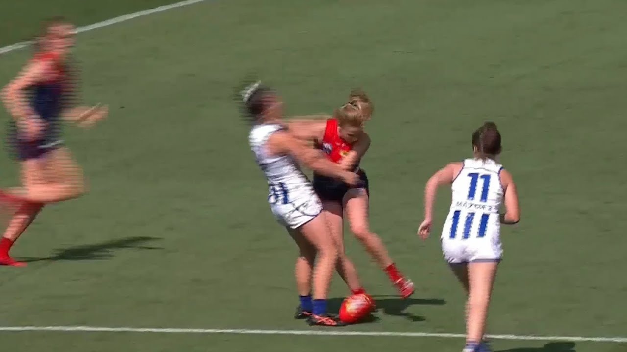 AFLW Highlights | Sarah Lampard 50th game - YouTube
