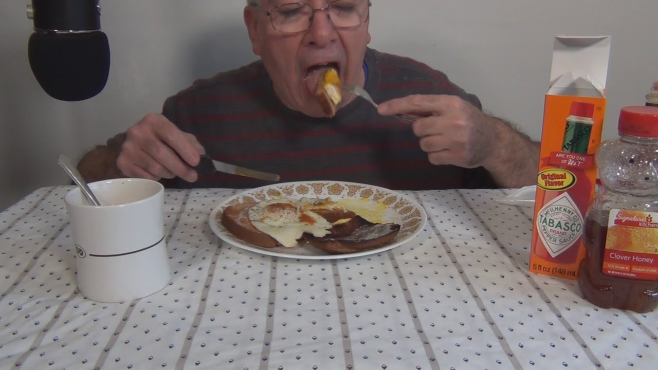 ASMR Eating Eggs for Breakfast - YouTube