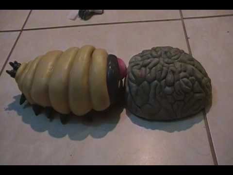 Magnificent maggot vs. Crawling Brain - YouTube
