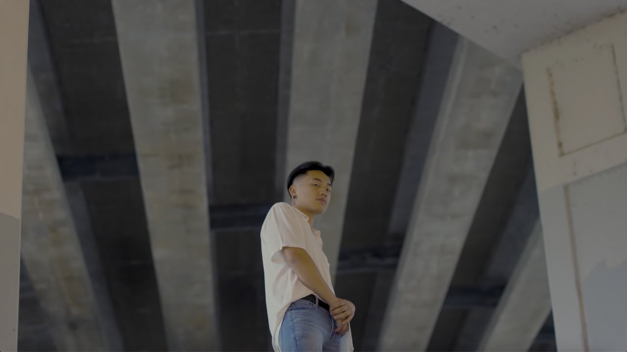 Chenning Xiong - Cia Ua Av (Official Music Video) - YouTube