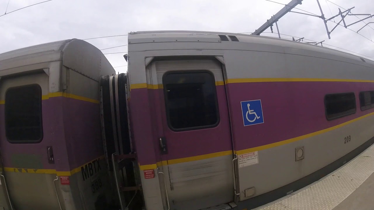 Awesome MBTA F40PH-2c horn blast + MBTX car 388 | First Video - YouTube