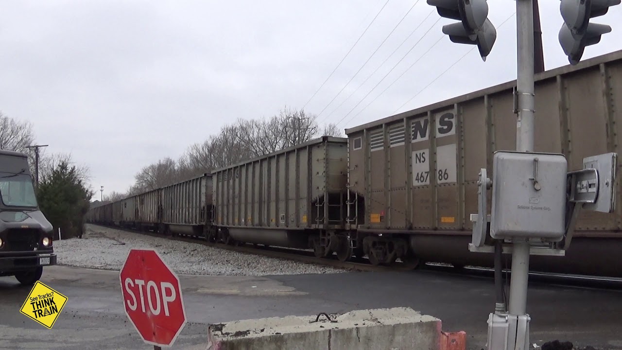 NS 7032 (EMD SD60E Crescent cab) - YouTube