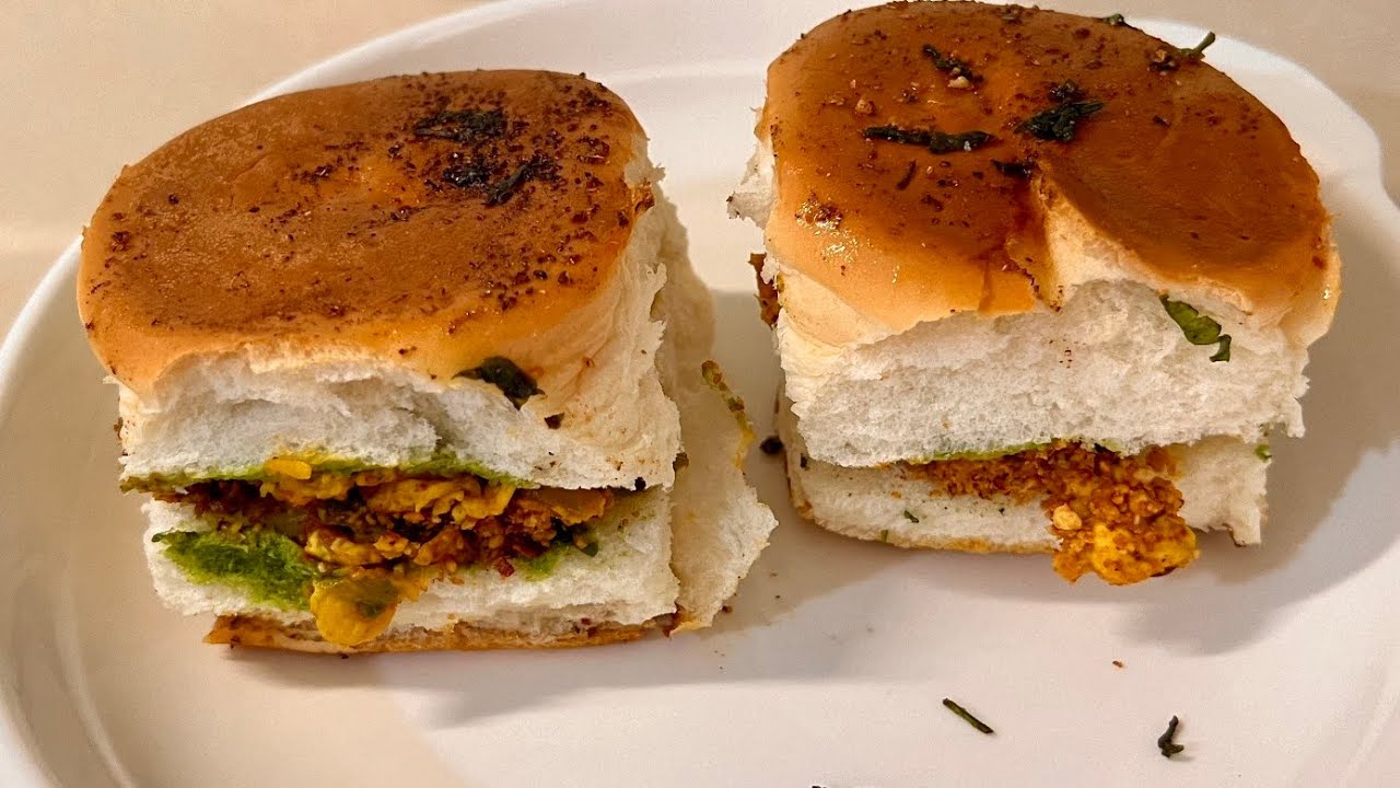 Chicken Pav | Quick Recipe | Street Food | Indian Food | Bhukkad Joint ...