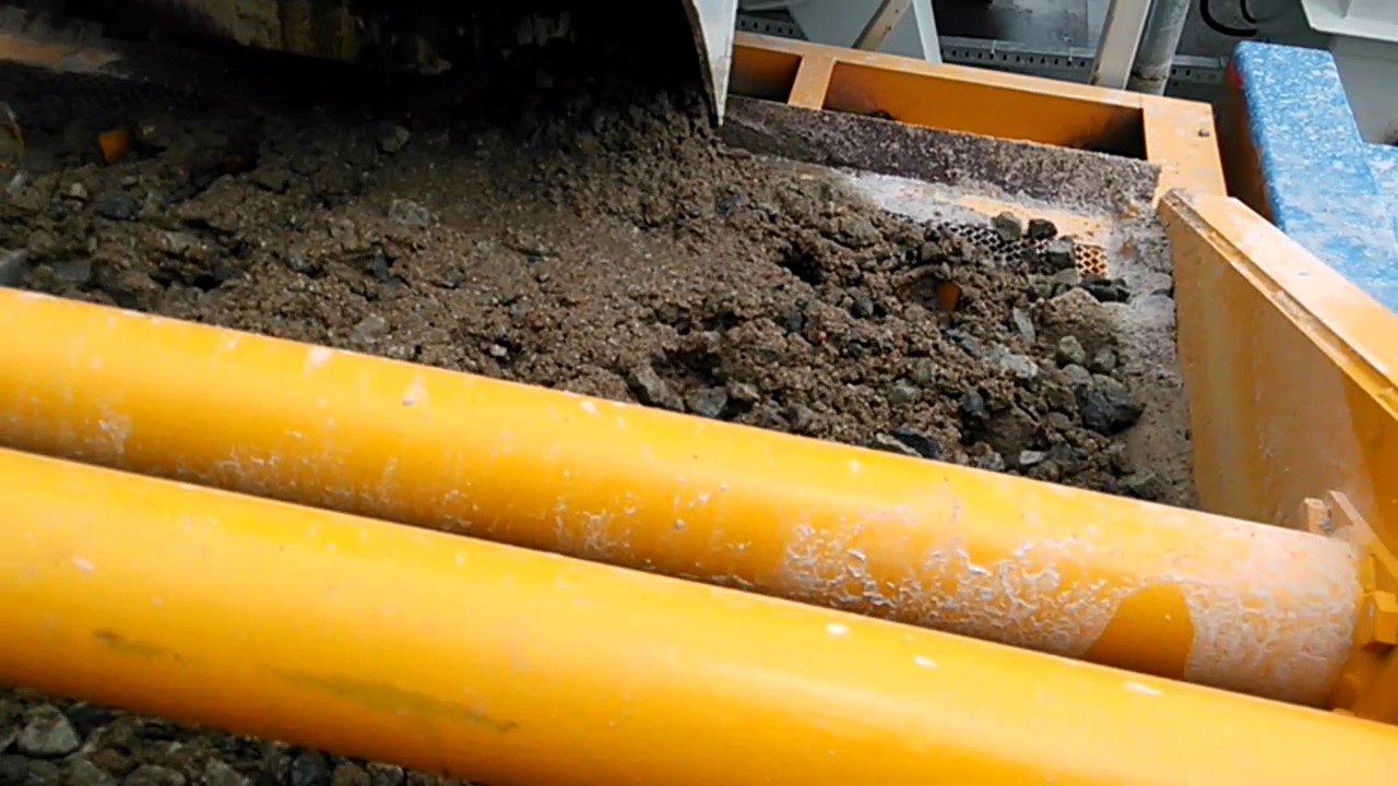 NFLG wet concrete recycling system operation - YouTube