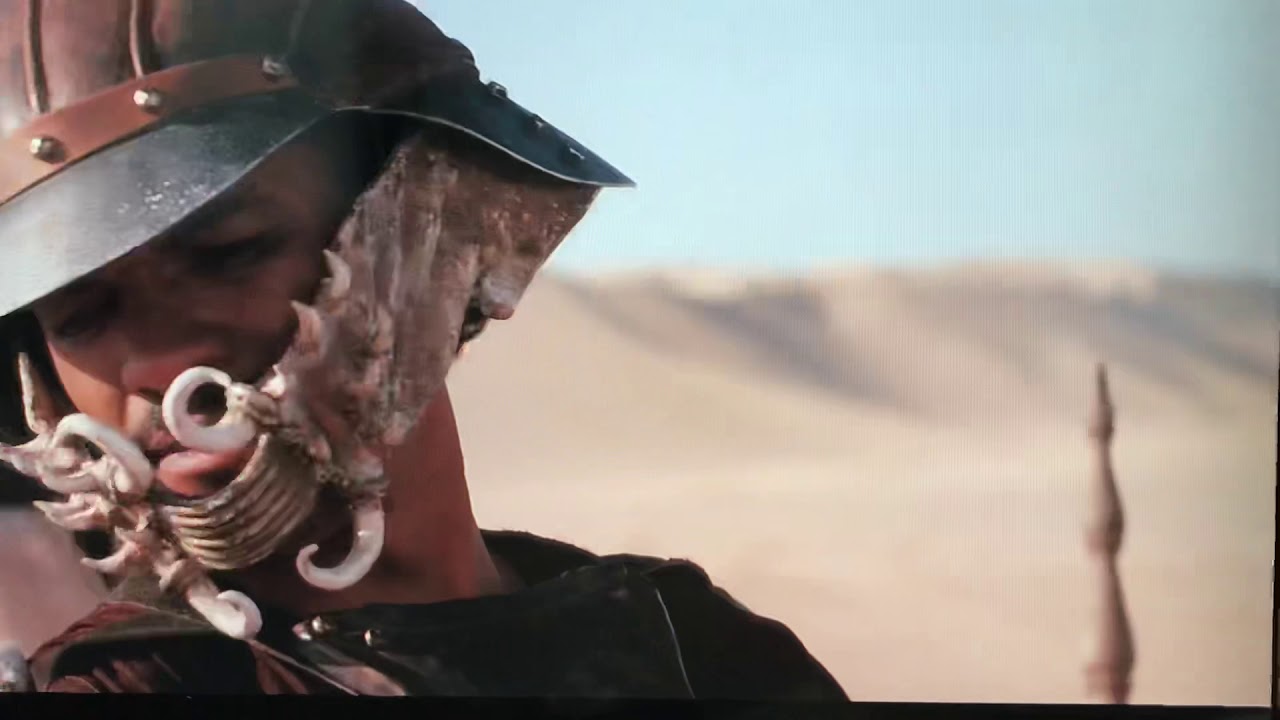 Luke attacks at the Sarlac Pit Return of the Jedi - YouTube