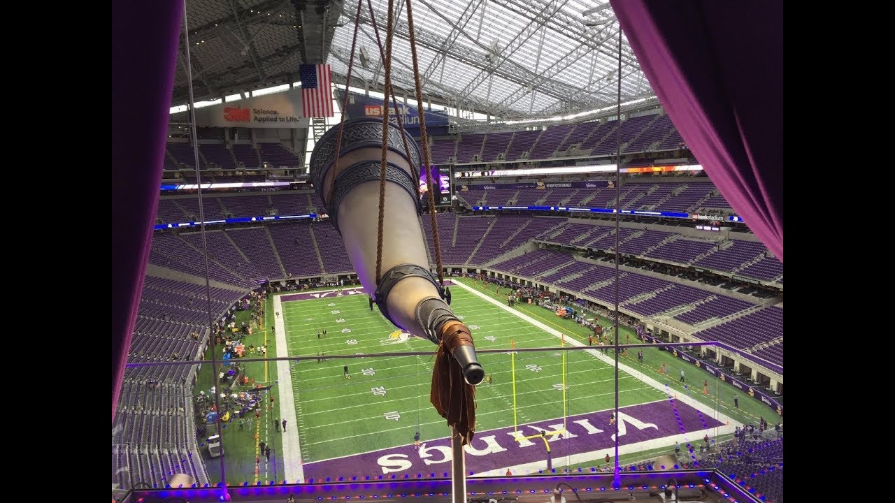 SKOL CHANT Minnesota Vikings vs New Orleans Saints Gjallarhorn before ...