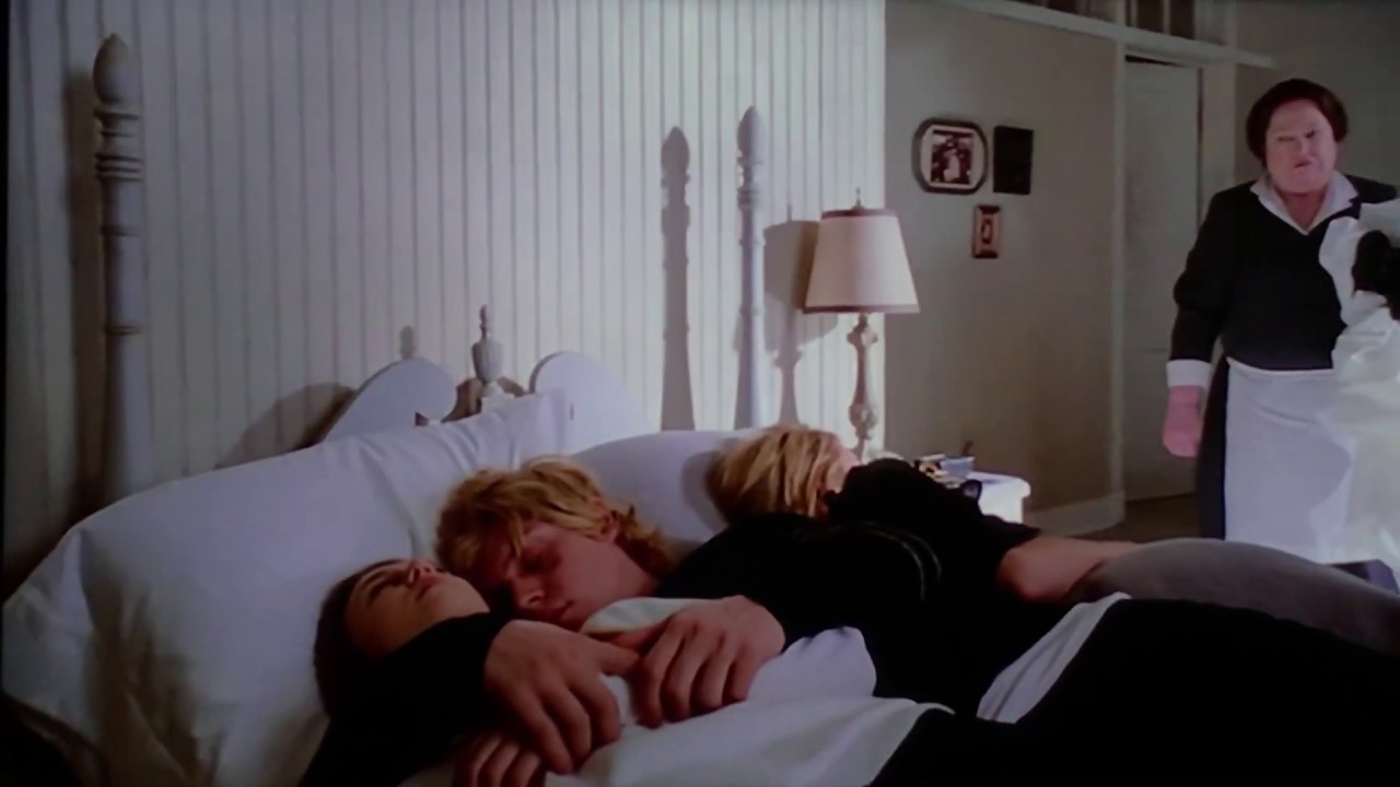 AHS Season 3: Kyle and Zoe cuddling - YouTube