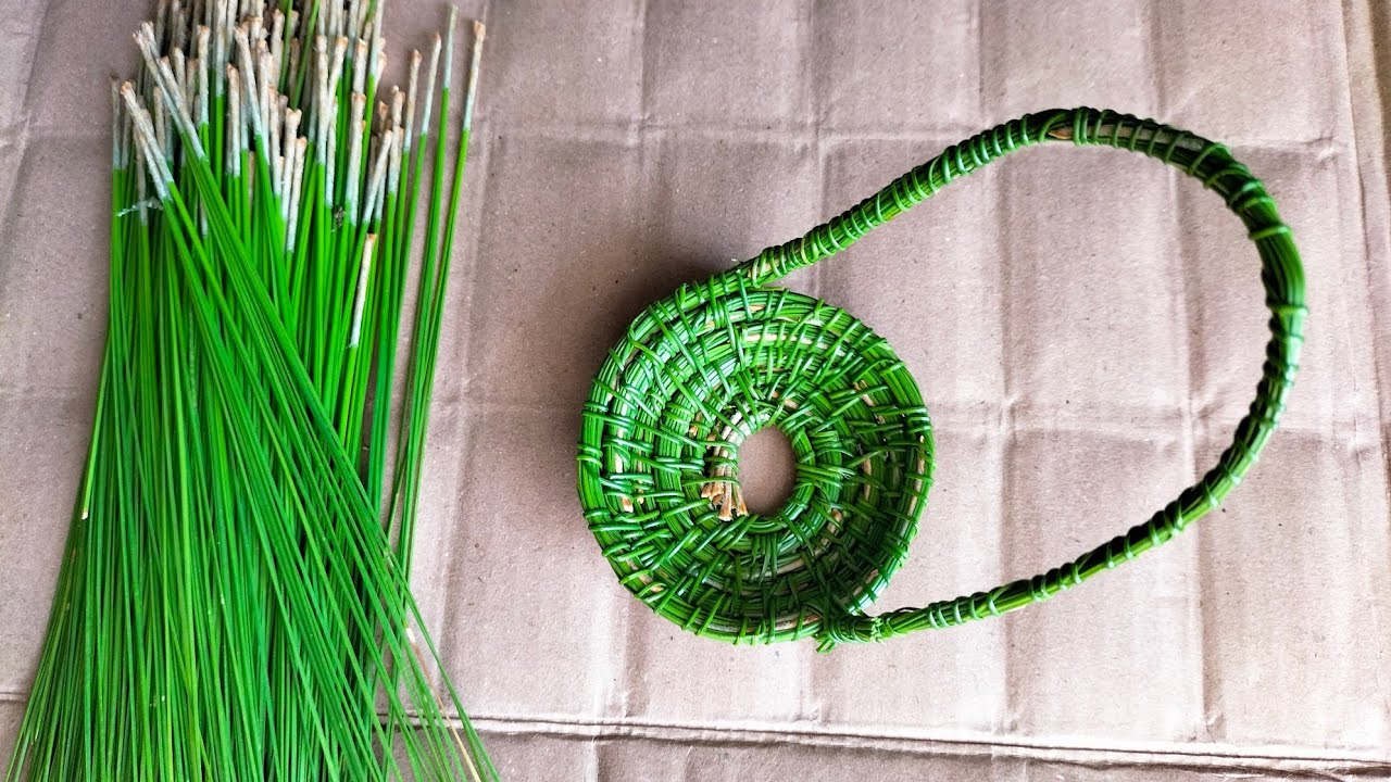 hand made pine needles basket @Pineconya - YouTube