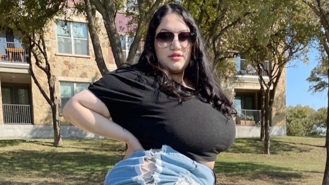 Renee Keys Fashion, Bio and outfit lifestyle, Instagram Star, Curvy ...