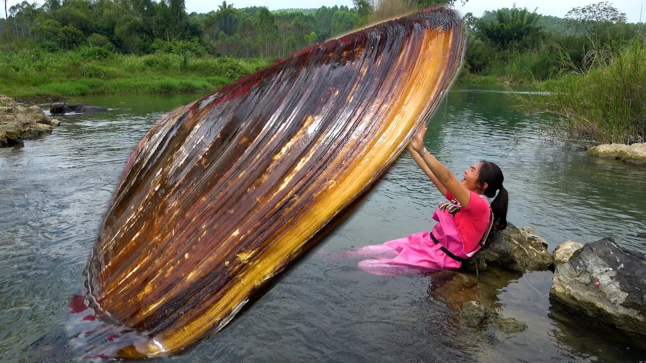 The river clams in this lake are just refreshing, one of them can pull ...