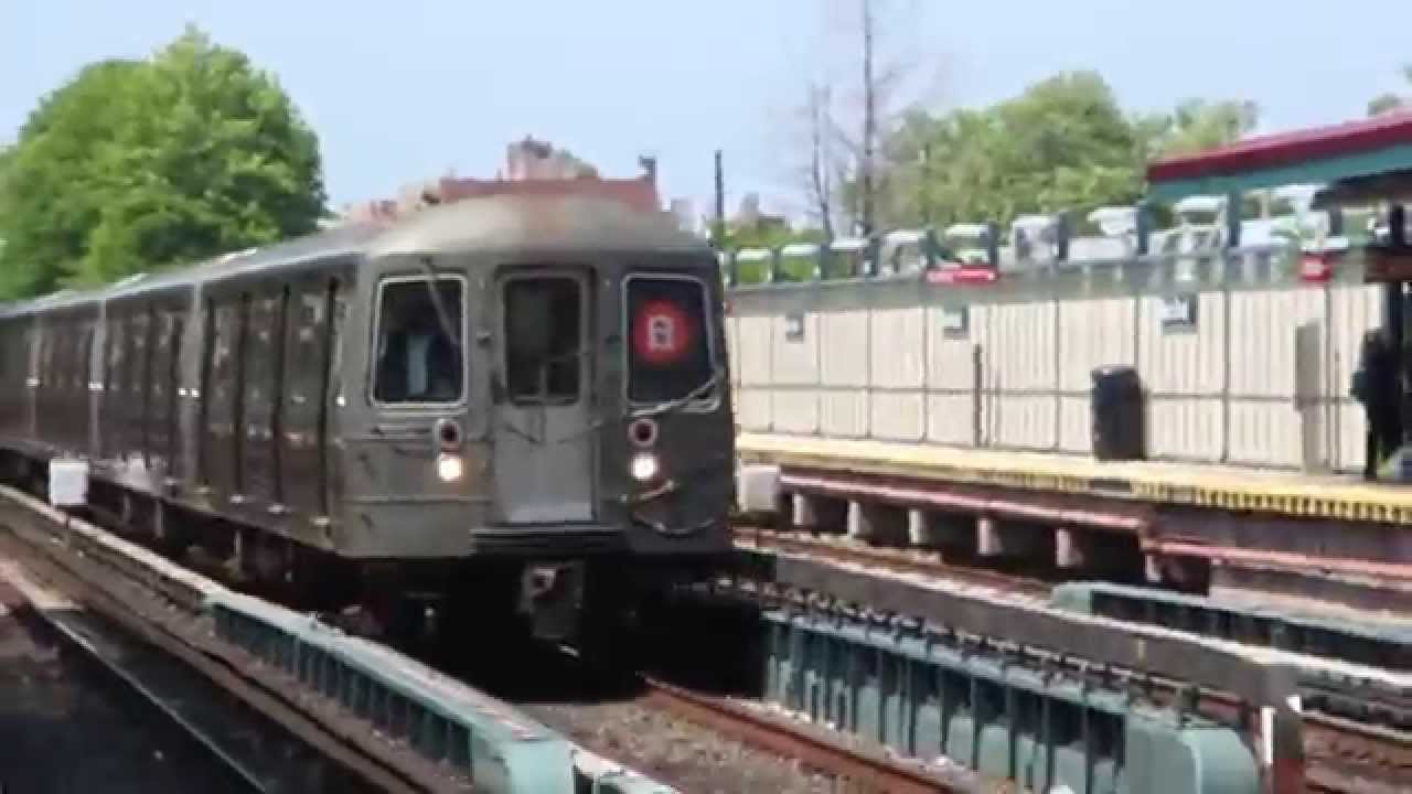 R68 (B) Train At Neck Road - YouTube