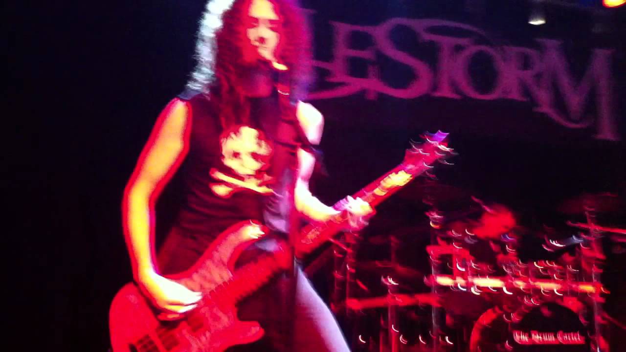 Alestorm - Shipwrecked (Live in Brisbane 2011) - YouTube