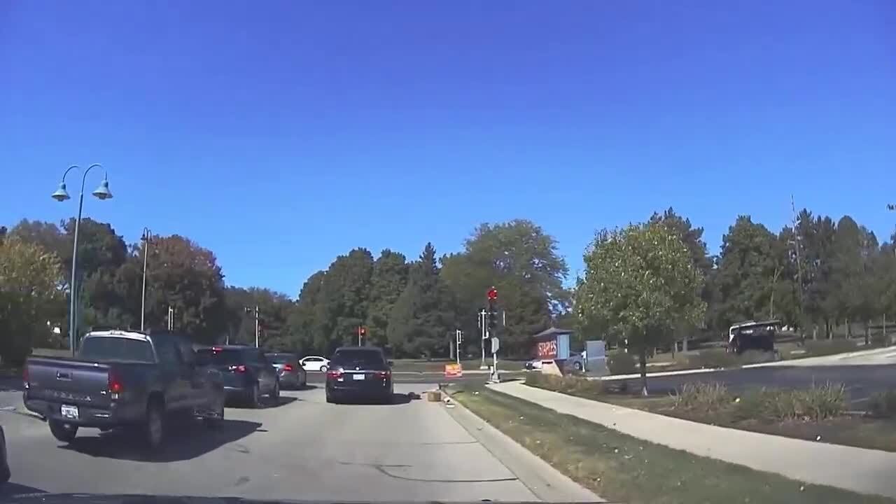 Monona Police Dept. releases video of tow truck chase - YouTube