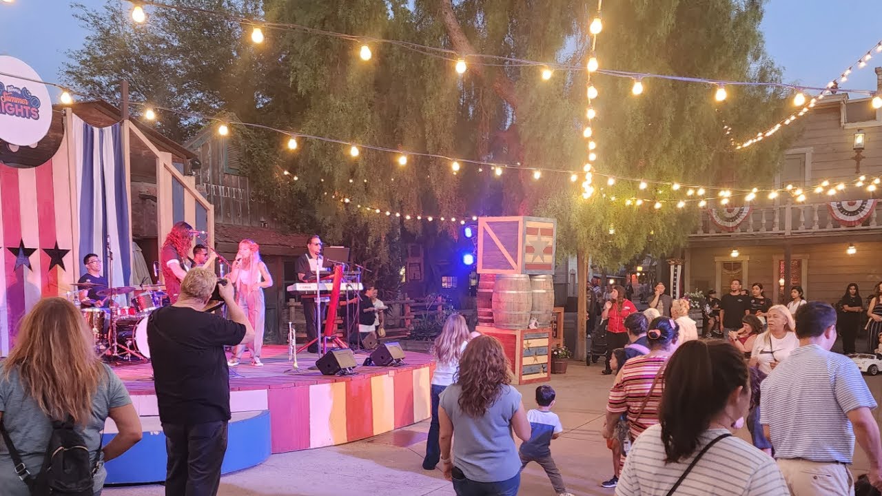 🔴 #LIVE - Relaxing Friday Night at Knott's Berry Farm! Rides, Shows ...