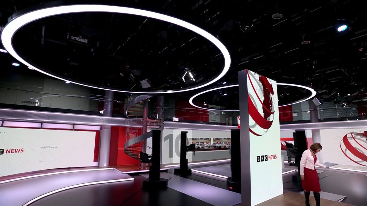 BBC News At Ten - Headlines & Intro - Camera Blooper 1/10/2023 [1080p ...